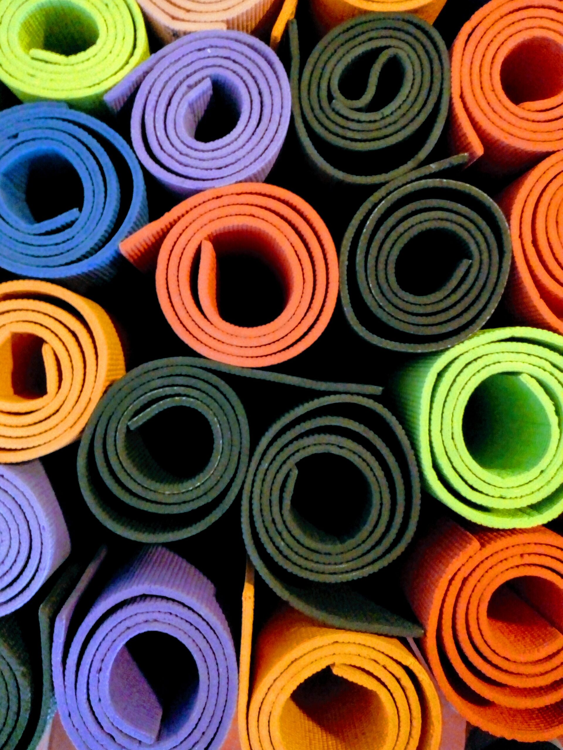 5 Tip Memilih Matras Yoga - NININMENULIS